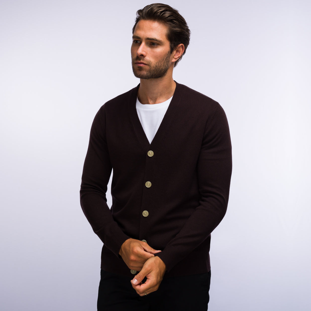 Feinster Herren Cardigan aus Merinowolle und Kaschmir | jetzt online bei AD.M kaufen